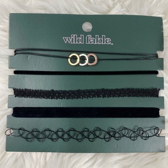 wild fable | Jewelry | 42 Wild Fable Set Of 5 Black Velvet Scroll ...